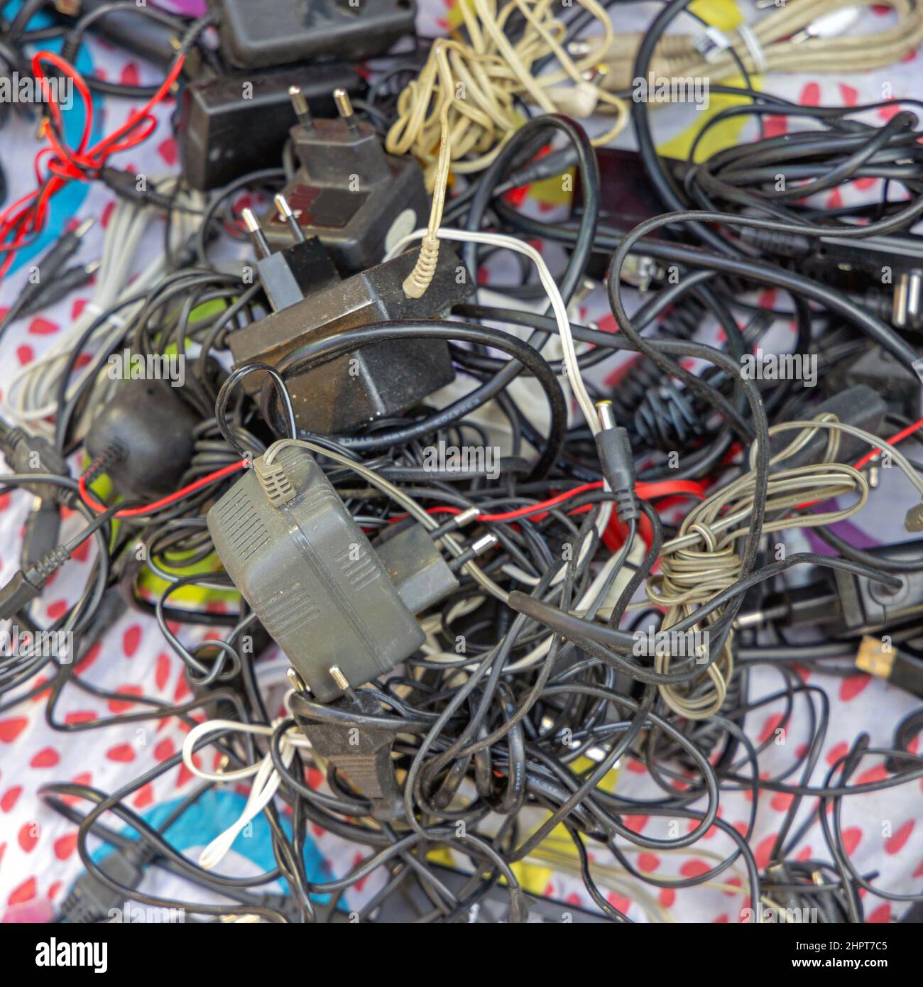 Messy wires hi-res stock photography and images - Alamy