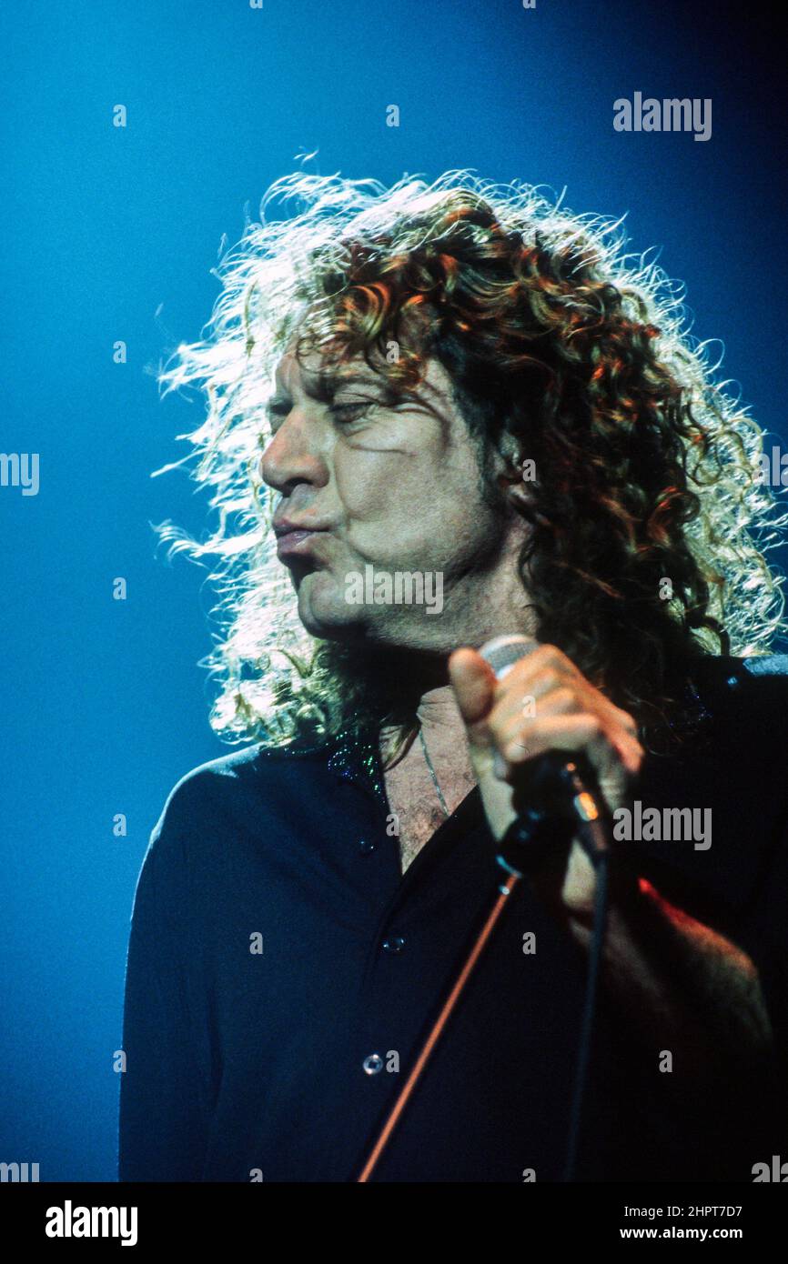 Jimmy Page and Robert Plant live in Forest National in december 1998 in ...