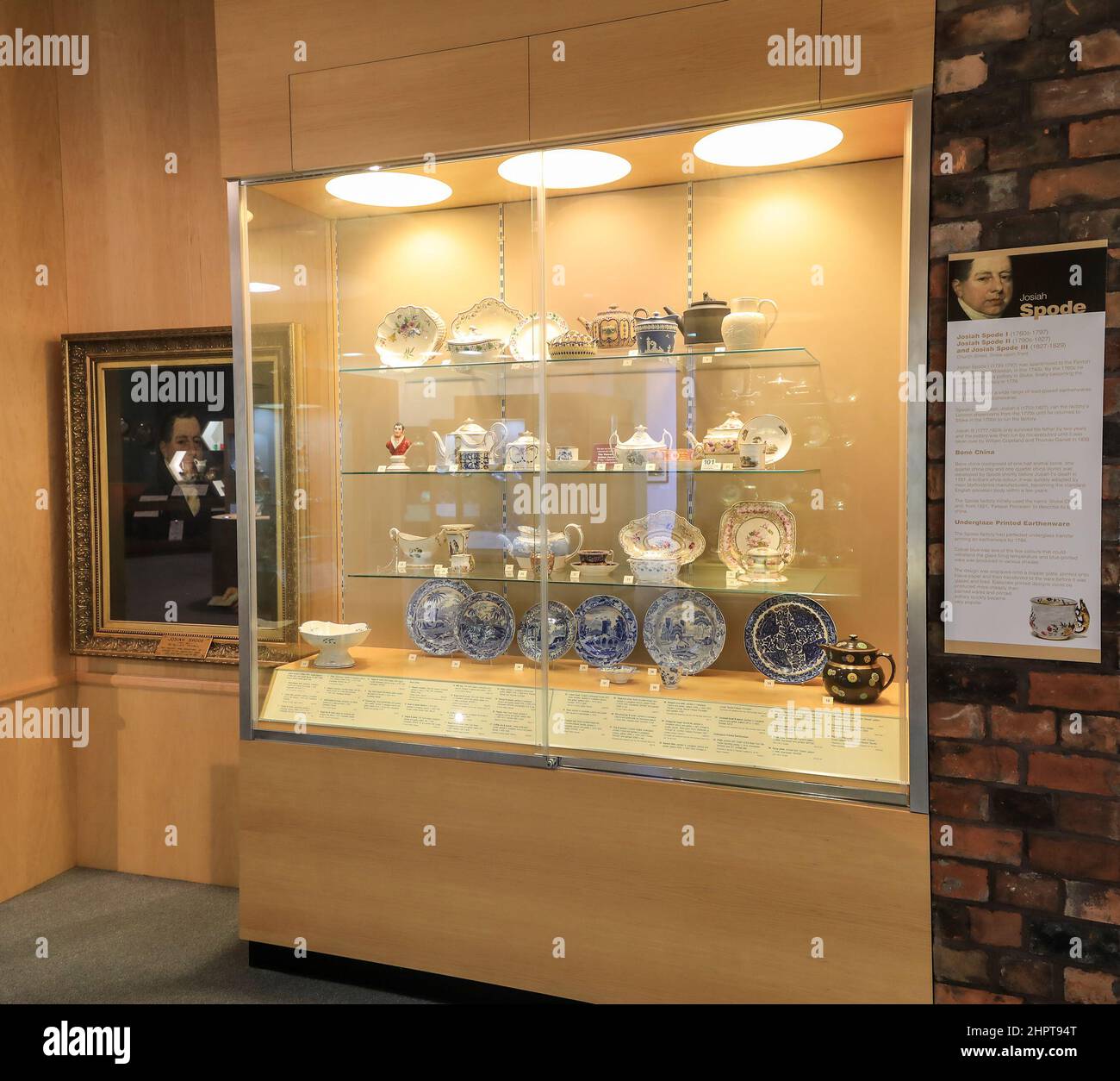 Spode pottery on display at the Potteries Museum and Art Gallery ...