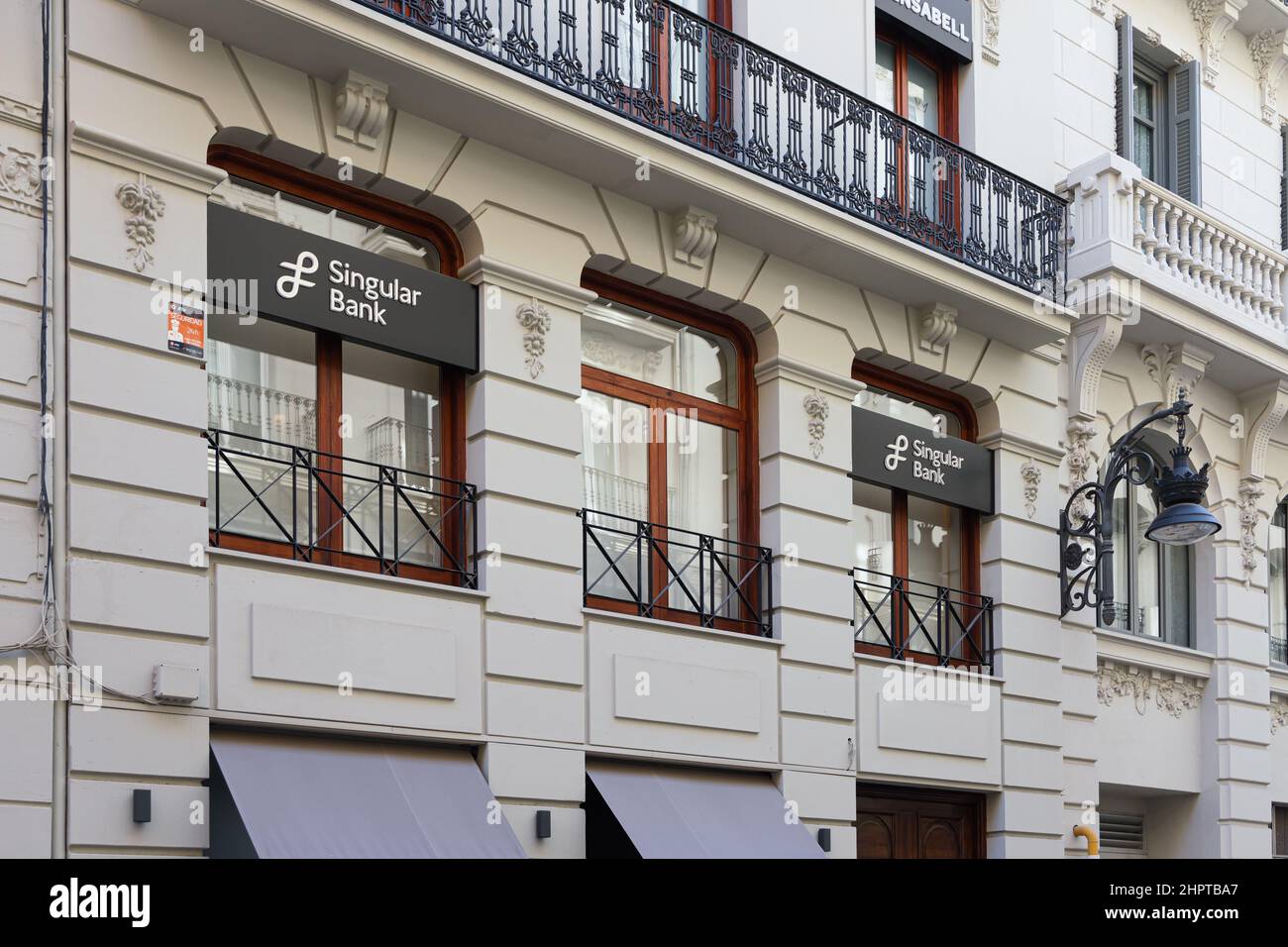 Self service atm banking hi-res stock photography and images - Alamy