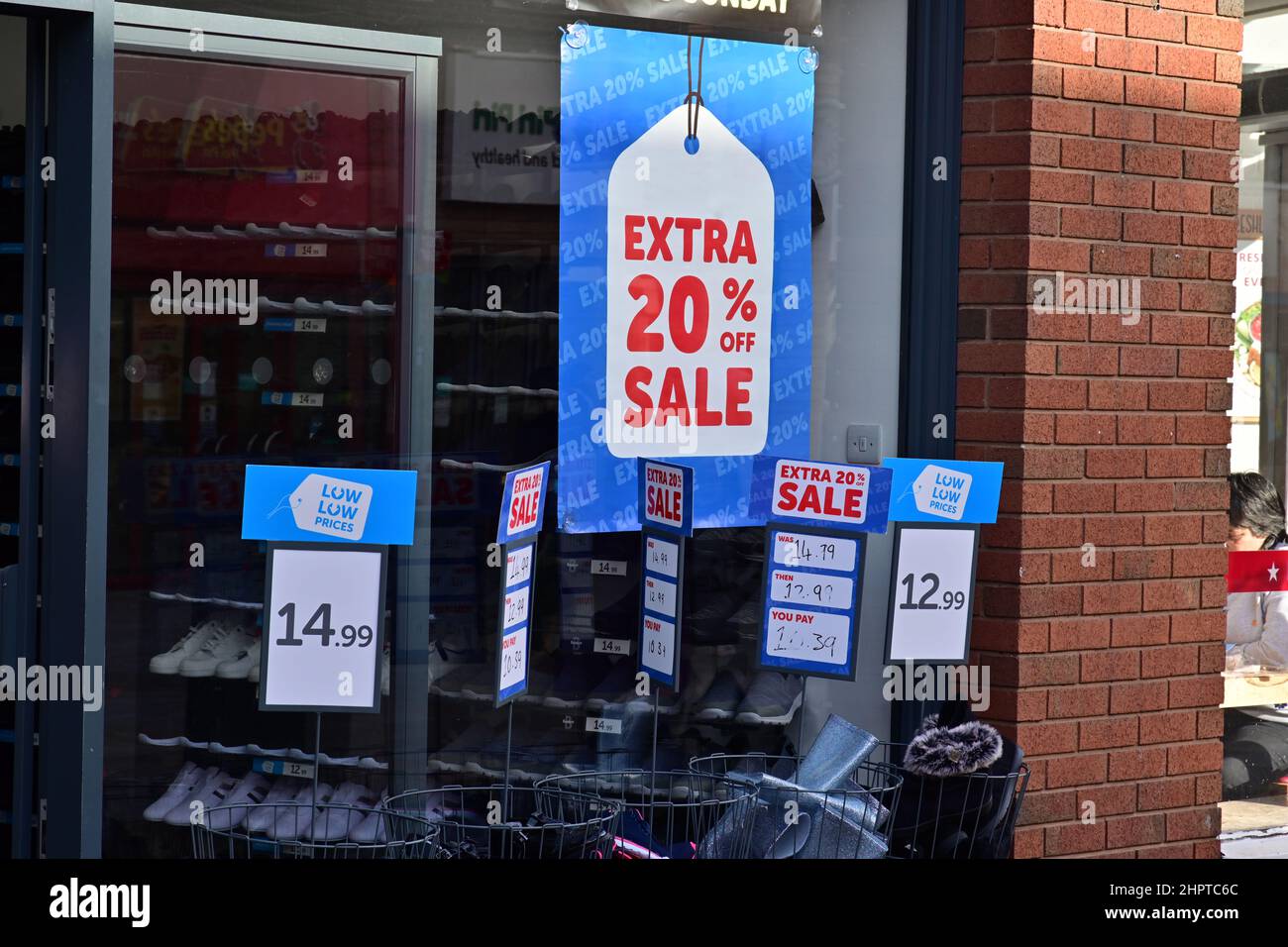 Price signs hi-res stock photography and images - Alamy