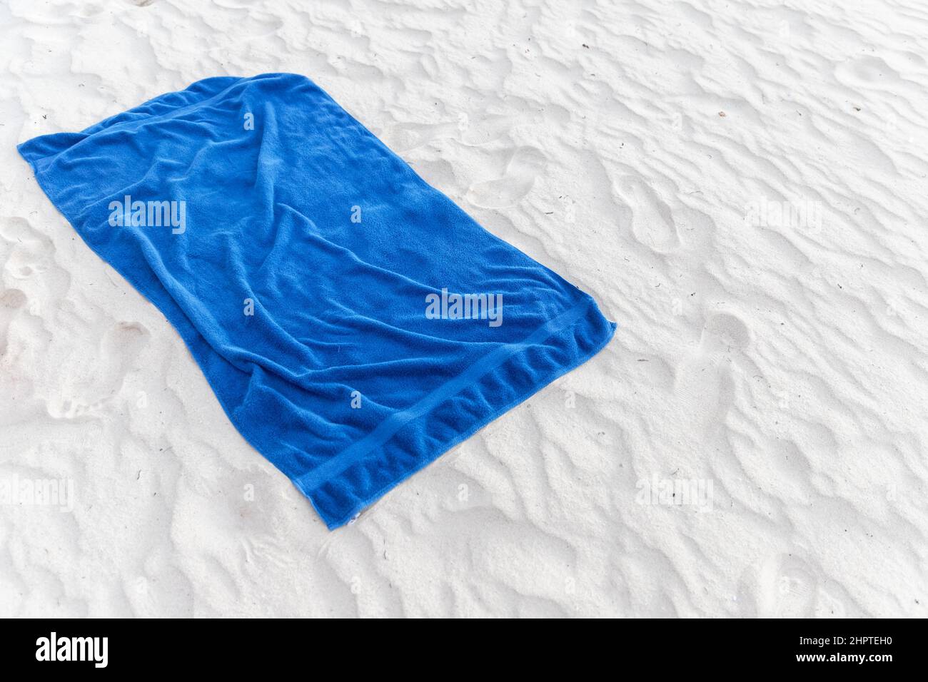 Colorful beach towel hi-res stock photography and images - Alamy