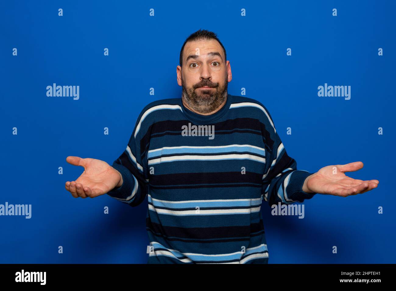 Facial expression ignorant hi-res stock photography and images - Alamy