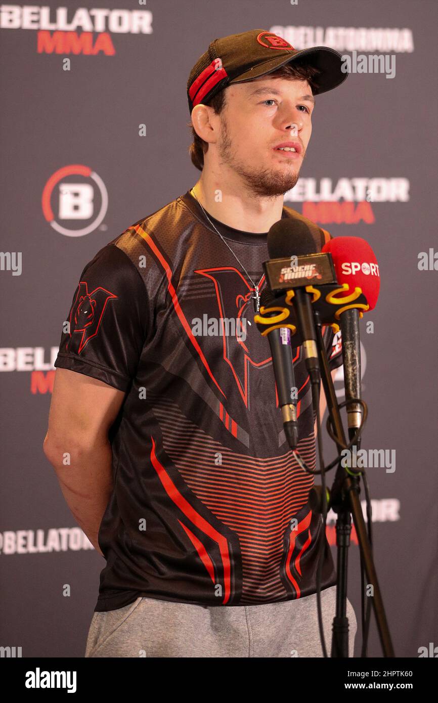 Bellator fighter hi-res stock photography and images - Alamy