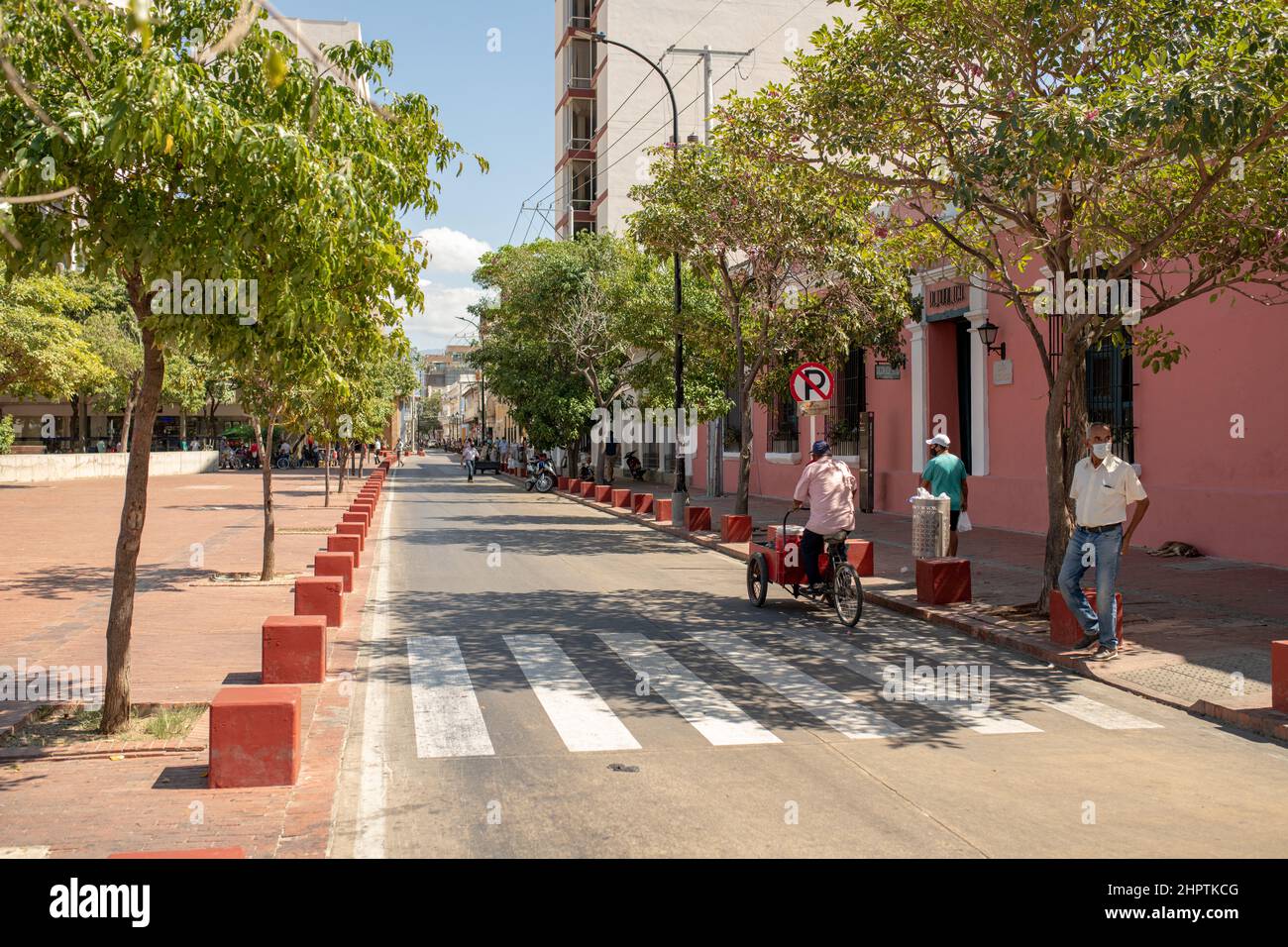 Colombia santa marta city buildings hi-res stock photography and images ...