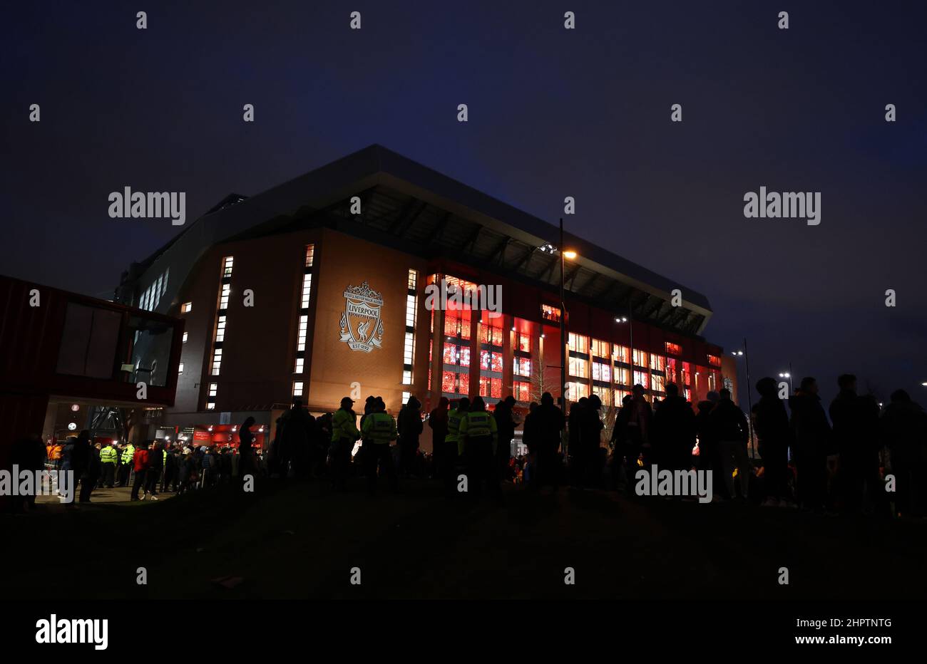 Liverpool fans 2022 hi-res stock photography and images - Alamy