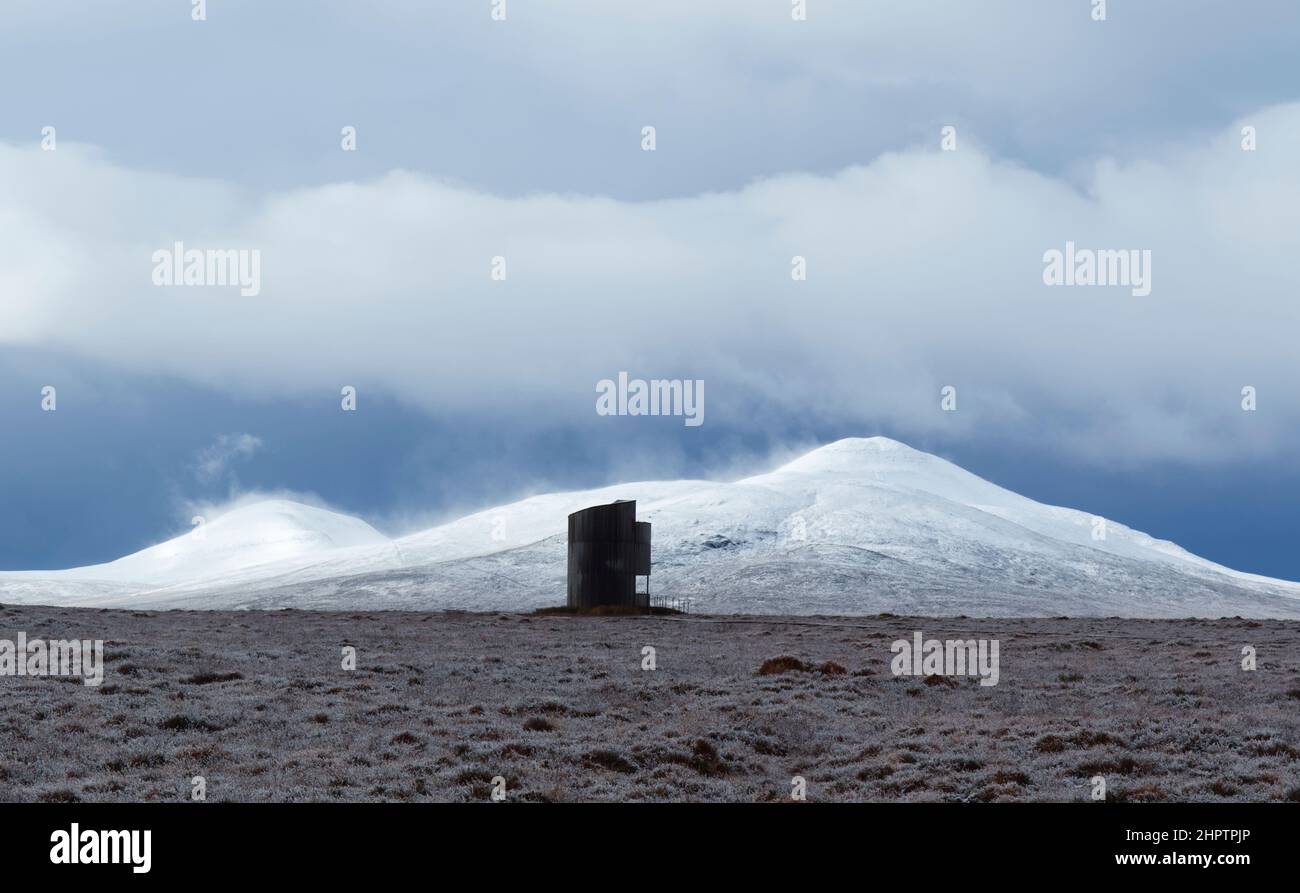Forsinard Flows RSPB obsevation tower, Sutherland Stock Photo - Alamy
