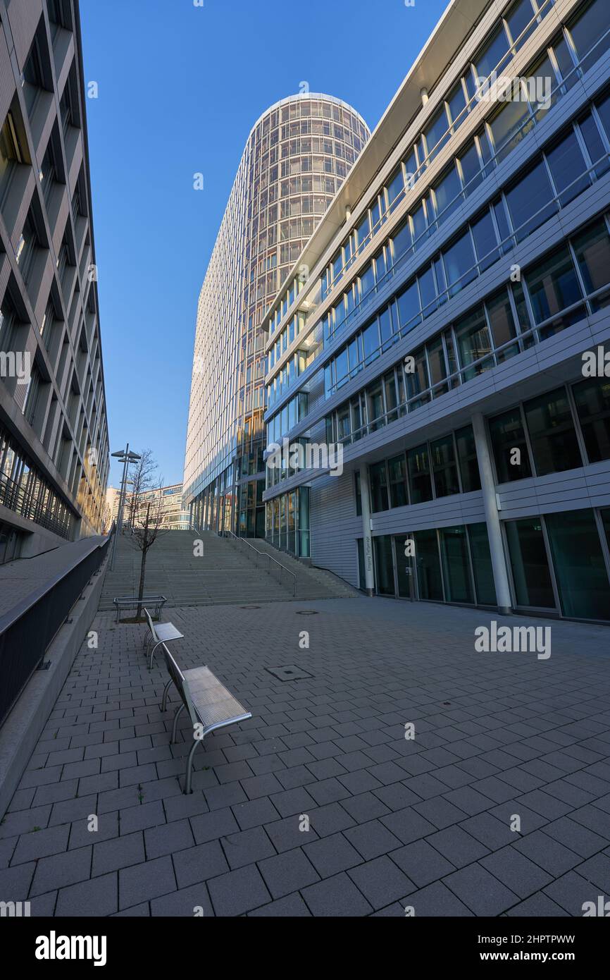 Shady benches hi-res stock photography and images - Alamy