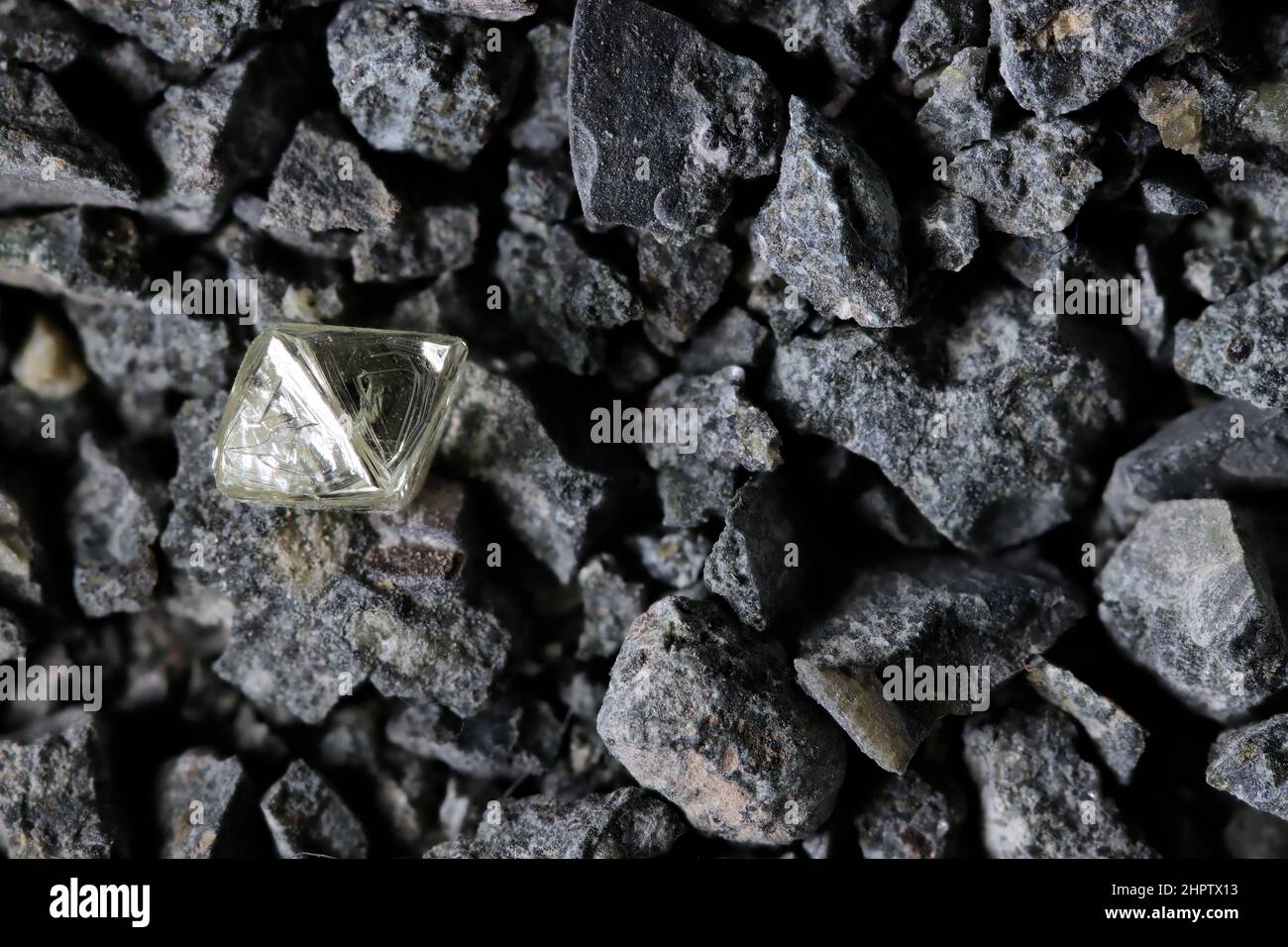 Octahedral crystal hi-res stock photography and images - Alamy
