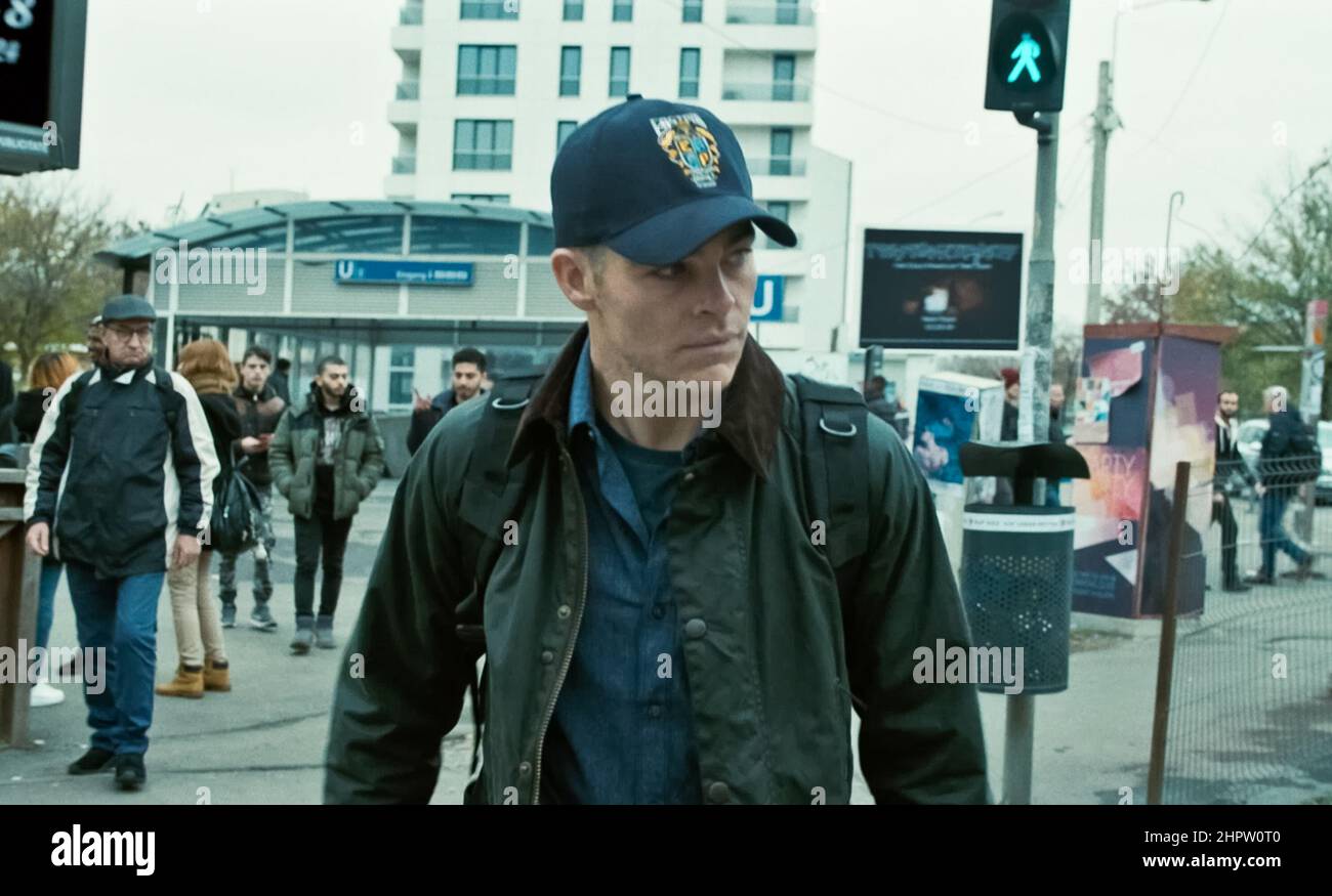 The contractor 2022 chris pine High Resolution Stock Photography and ...