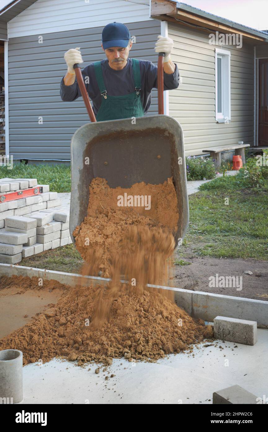 Backfill hi-res stock photography and images - Alamy