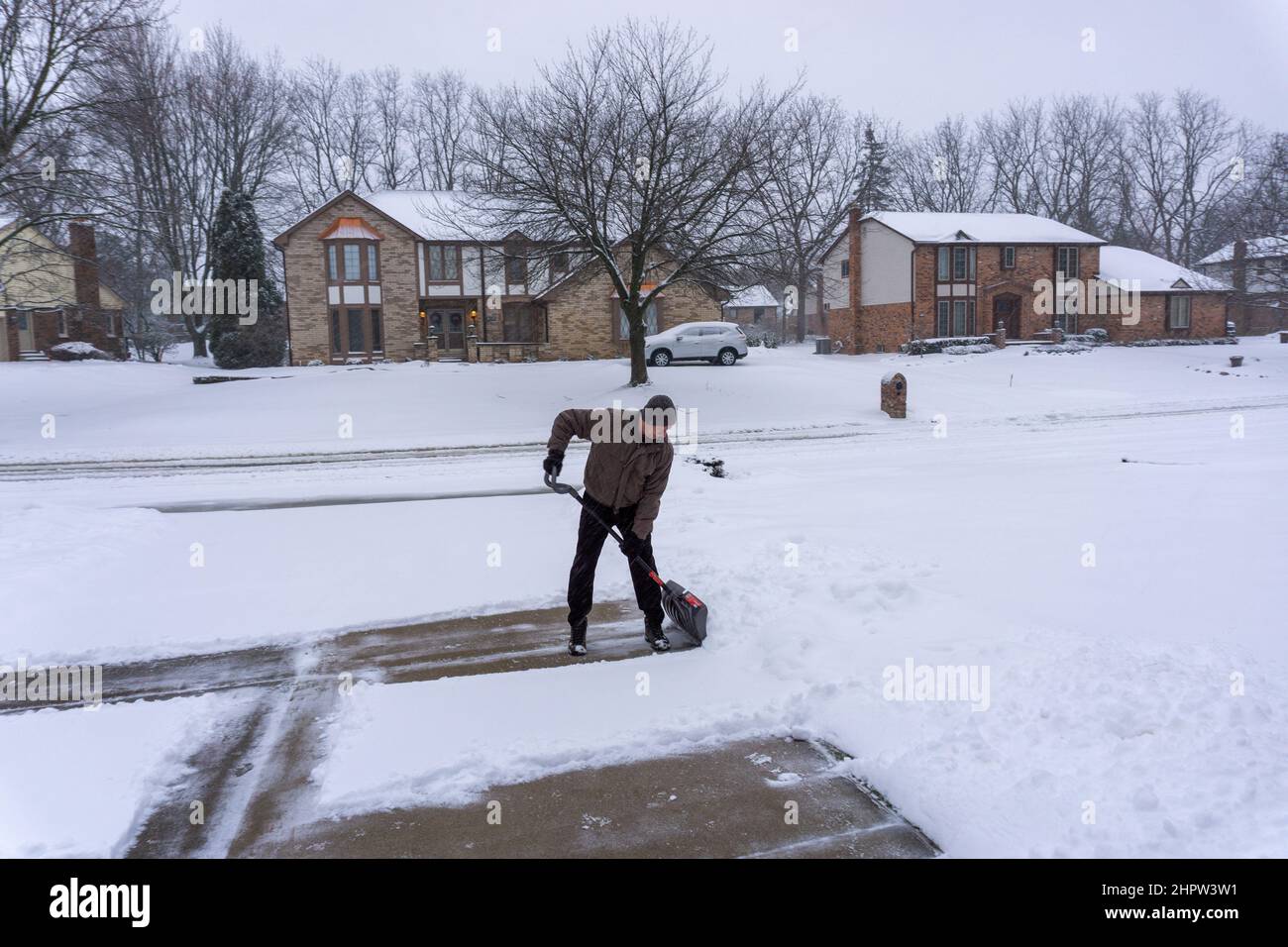 Heavy snow car man falling hi-res stock photography and images - Alamy
