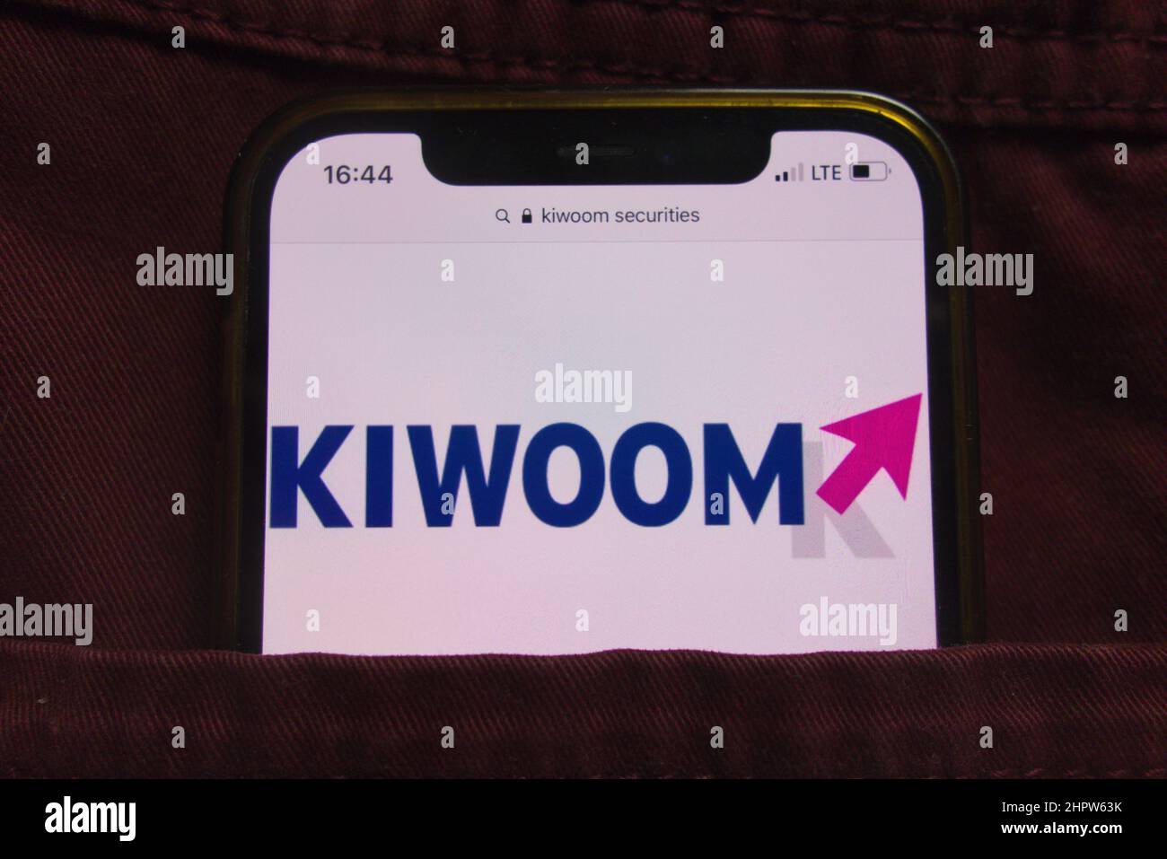 Kiwoom hi-res stock photography and images - Alamy