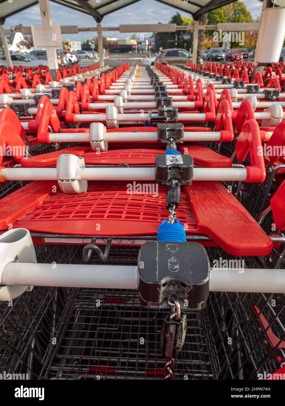 Shopping cart loading carts hi-res stock photography and images - Alamy