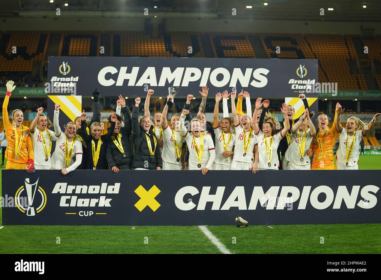 Arnold clark cup trophy hi-res stock photography and images - Alamy