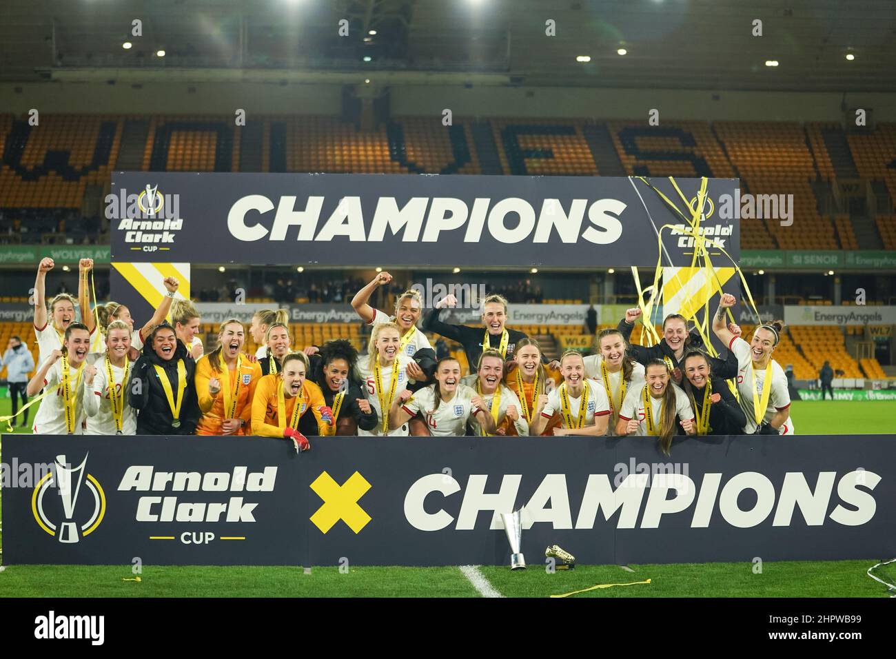 Arnold clark cup trophy hi-res stock photography and images - Alamy