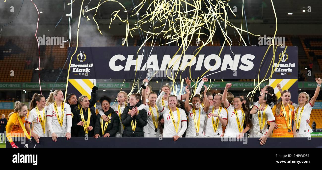 Arnold clark cup england celebrate hi-res stock photography and images ...