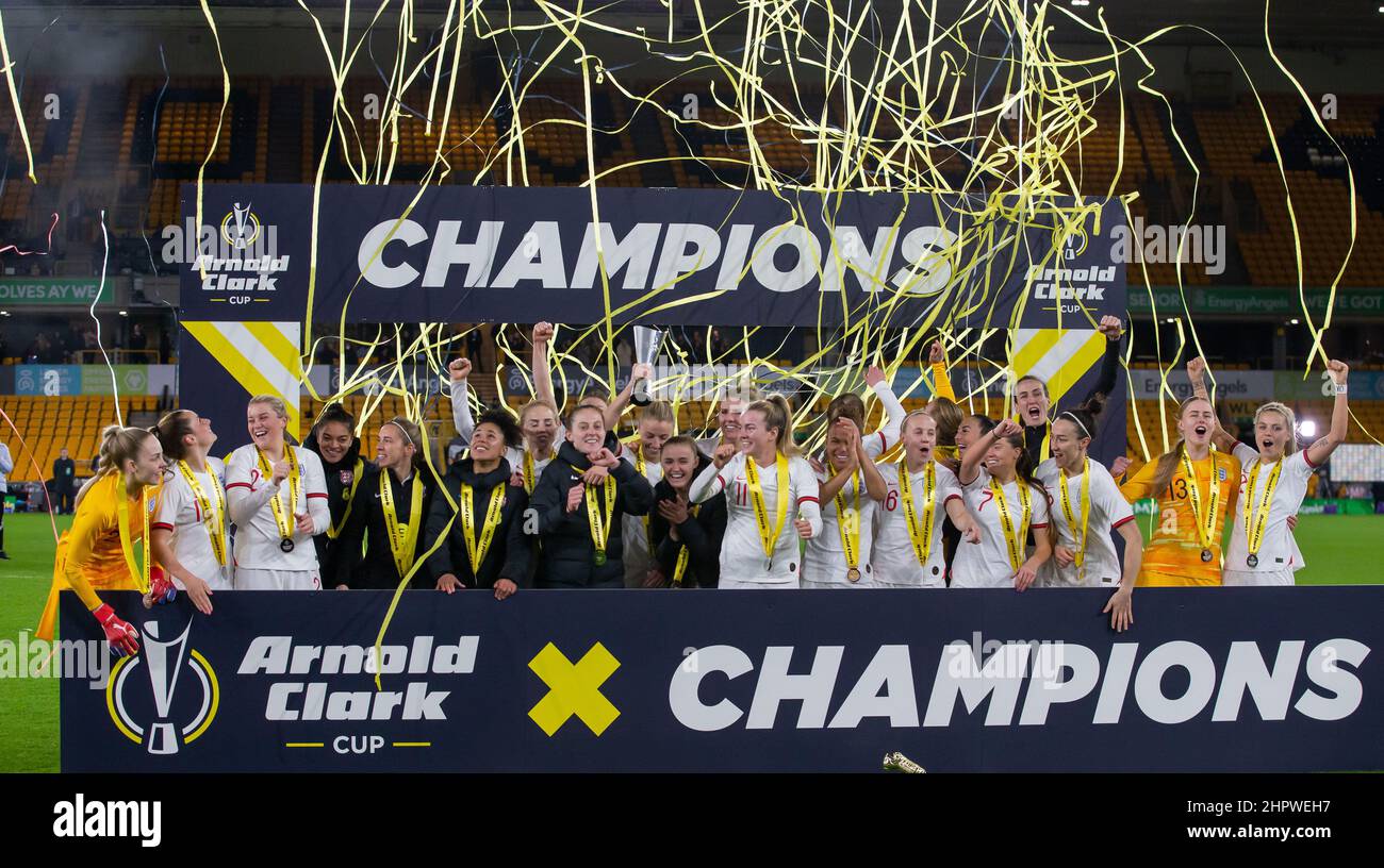 Arnold clark cup england celebrate hi-res stock photography and images ...