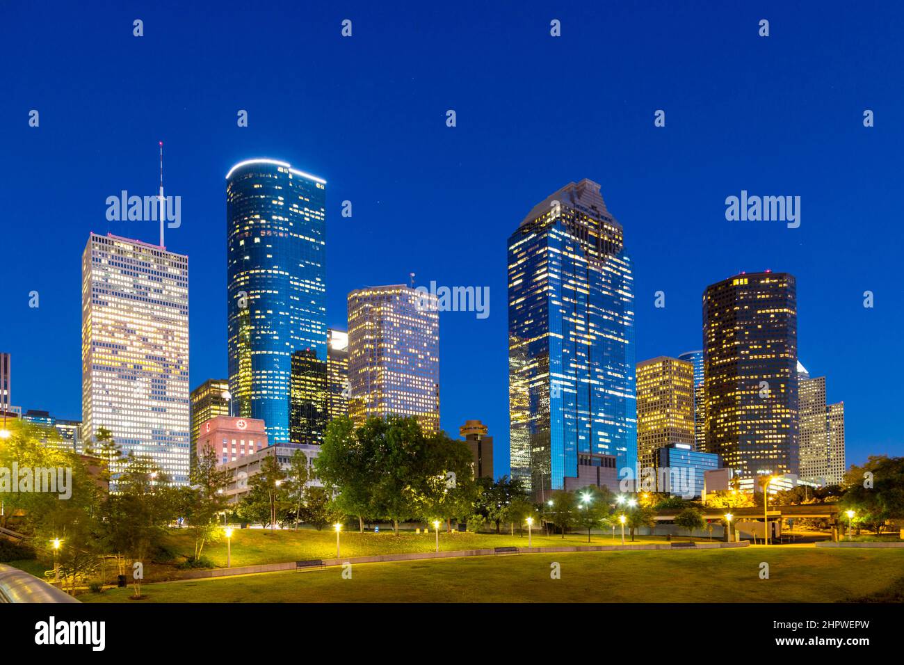 Downtown houston at night hi-res stock photography and images - Alamy