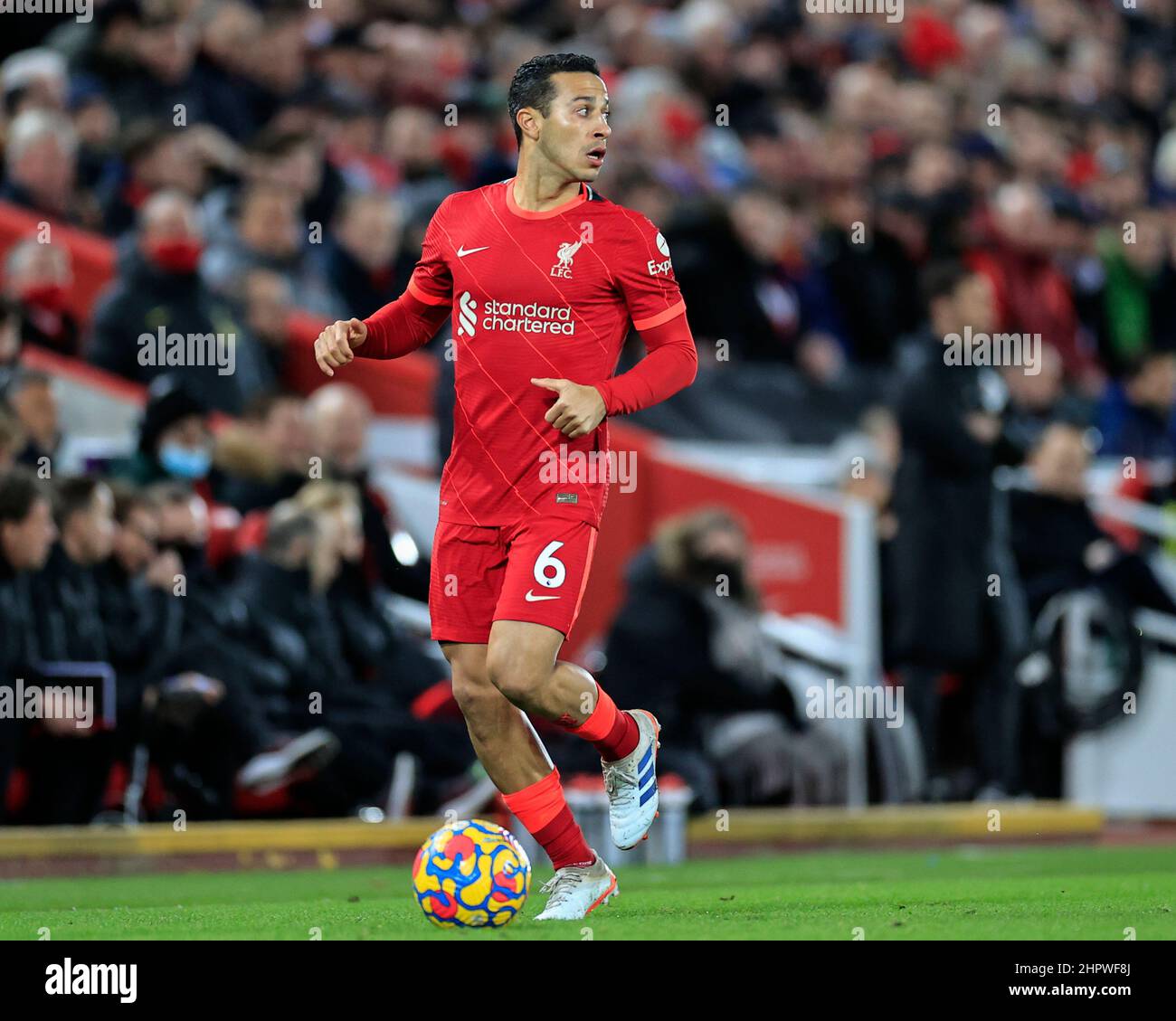 Premier league thiago alcantara hi-res stock photography and images - Alamy