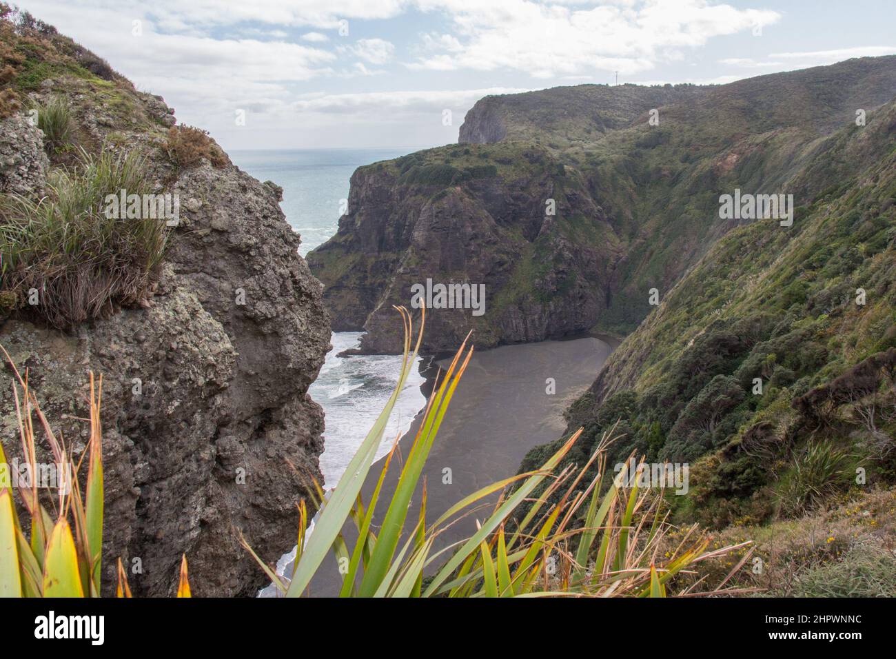Aerial view of Mercer Bay Beach, New Zealand Stock Photo - Alamy