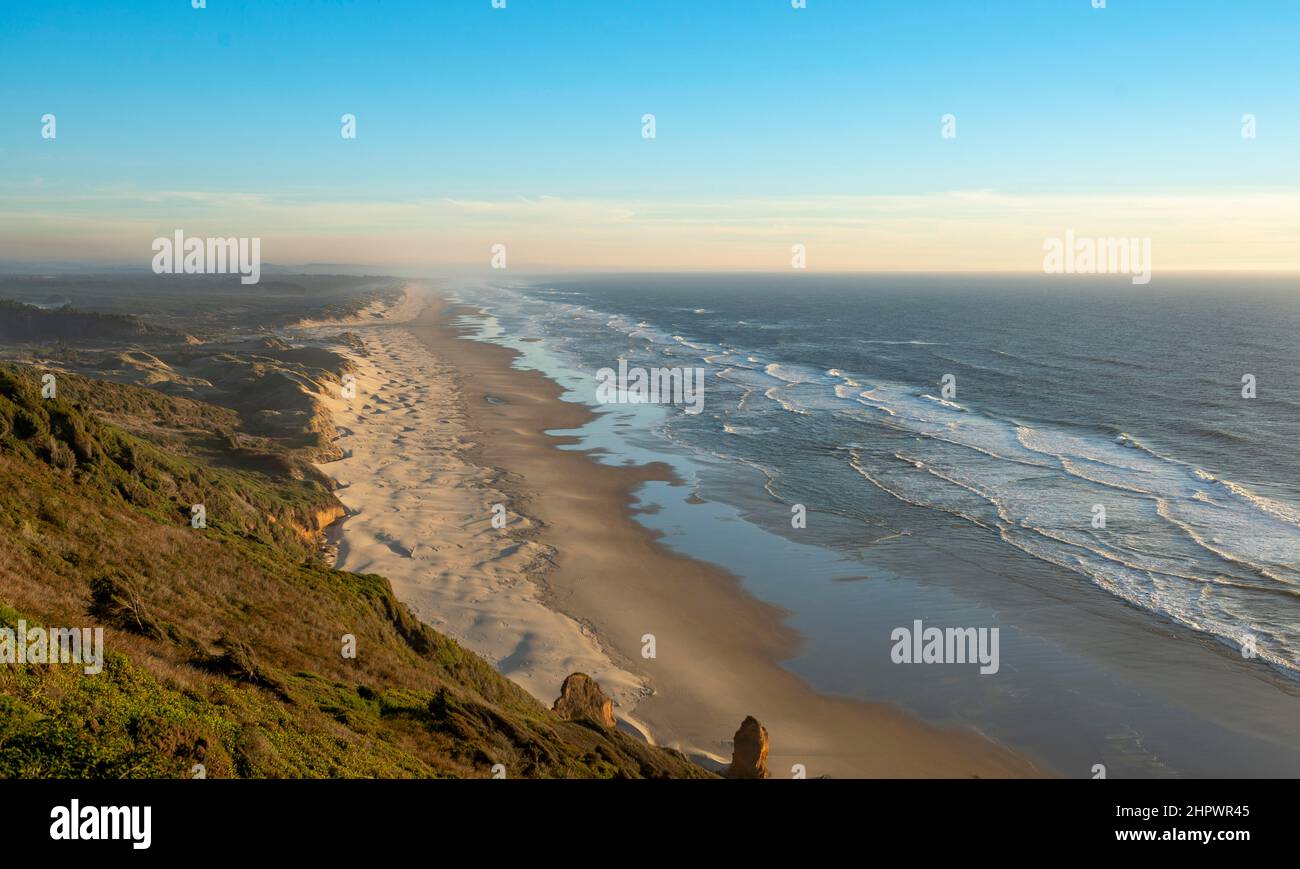 View over Baker Beach, coastal landscape with long sandy beach and ...