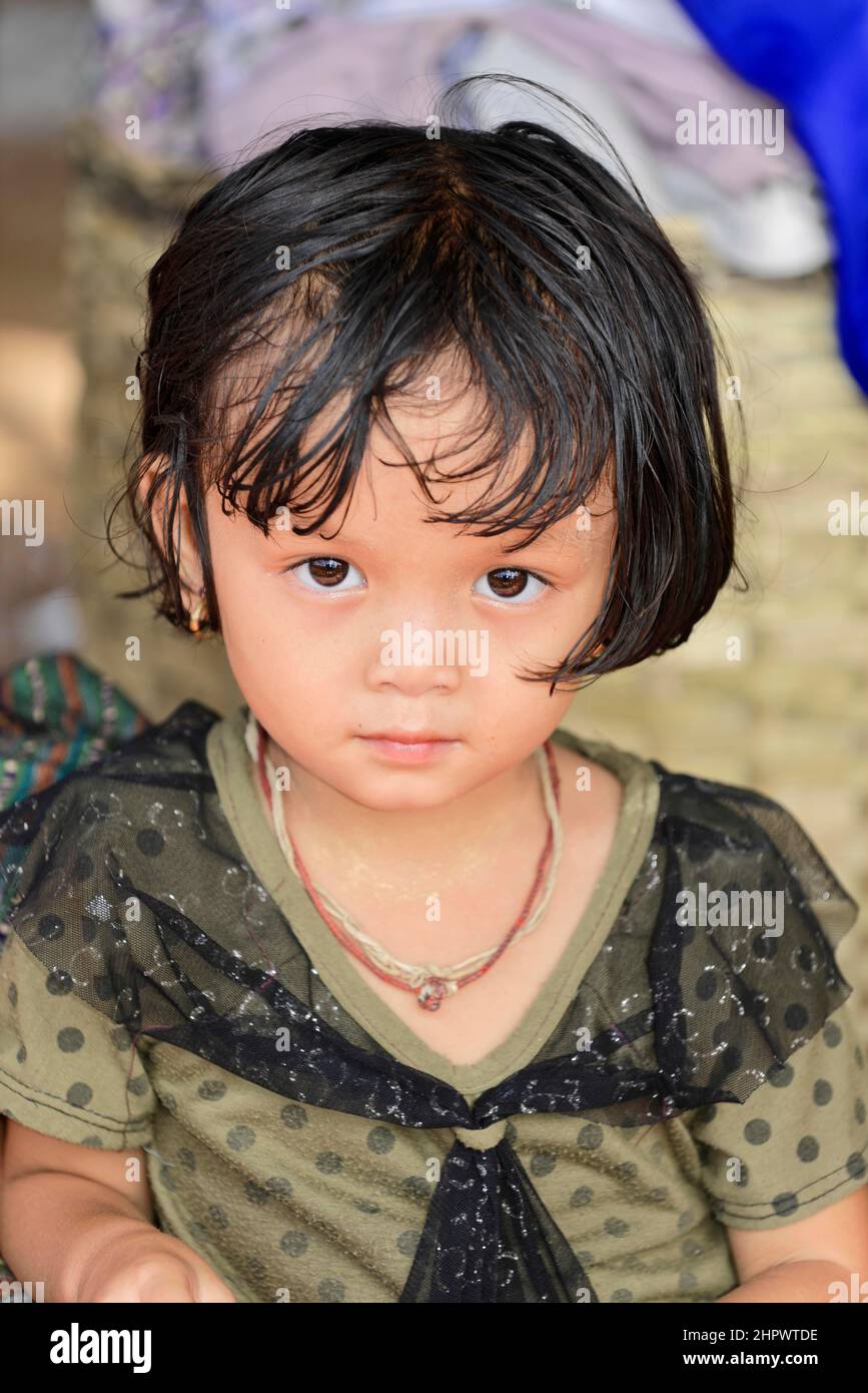 Girl at Inle Lake, Nyaung Shwe, Shan State, Myanmar Stock Photo - Alamy