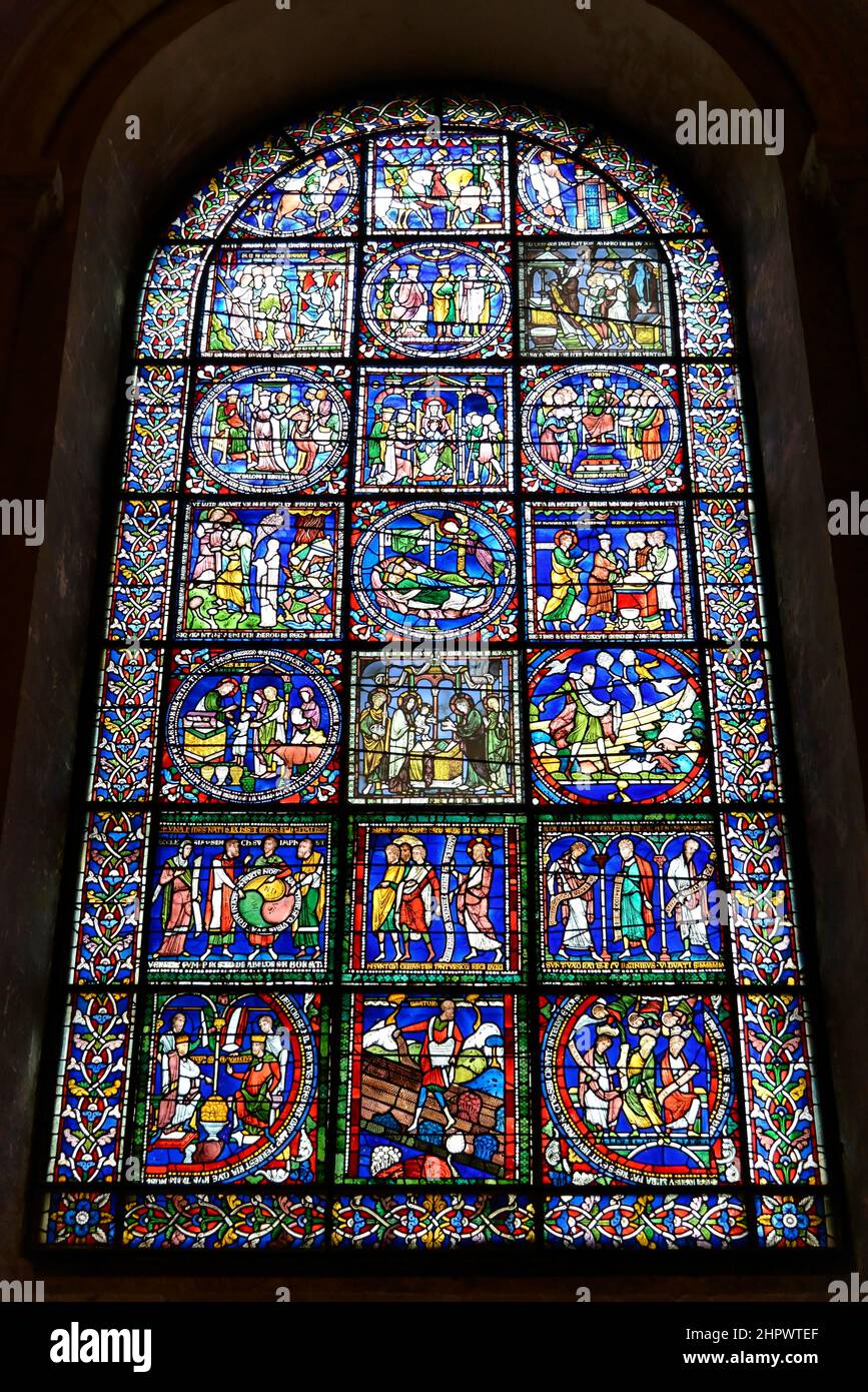 Medieval stained glass window, Canterbury Cathedral, Canterbury, Kent ...