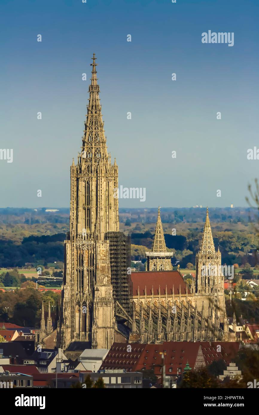 Ulm Cathedral, view of the south side, west tower, main tower, behind ...