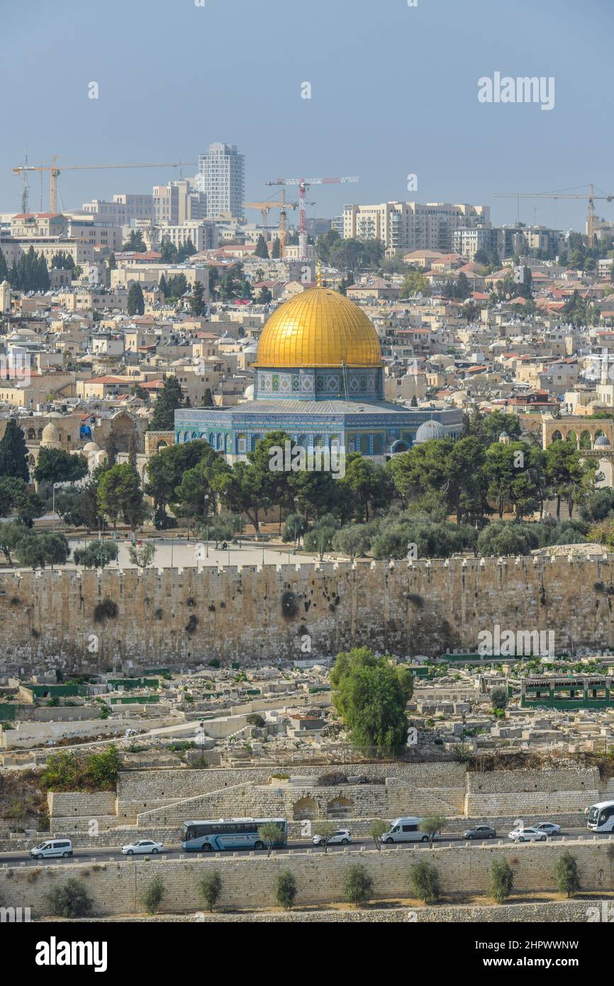 City panorama with Dome of the Rock and Temple Mount, Jerusalem, Israel ...