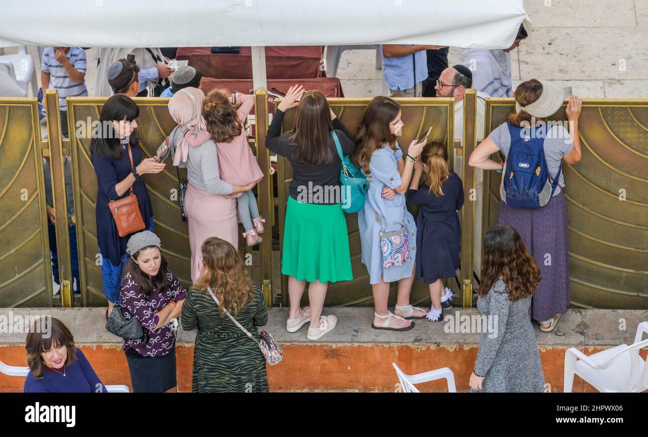 Israeli woman jerusalem hi-res stock photography and images - Alamy