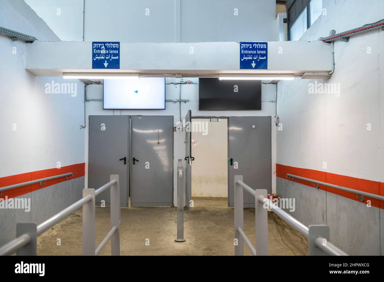 Checkpoint 300, border crossing between Bethlehem, West Bank and ...