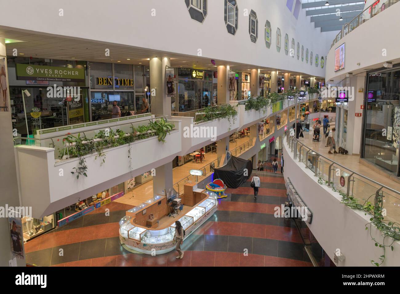 Dizengoff Center Shopping Mall, Tel Aviv, Israel Stock Photo - Alamy