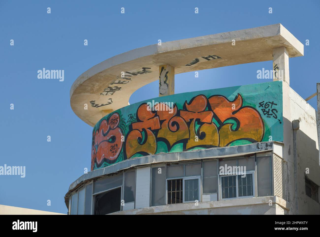 Bauhaus building with graffiti, Allenby Street, Tel Aviv, Israel Stock ...