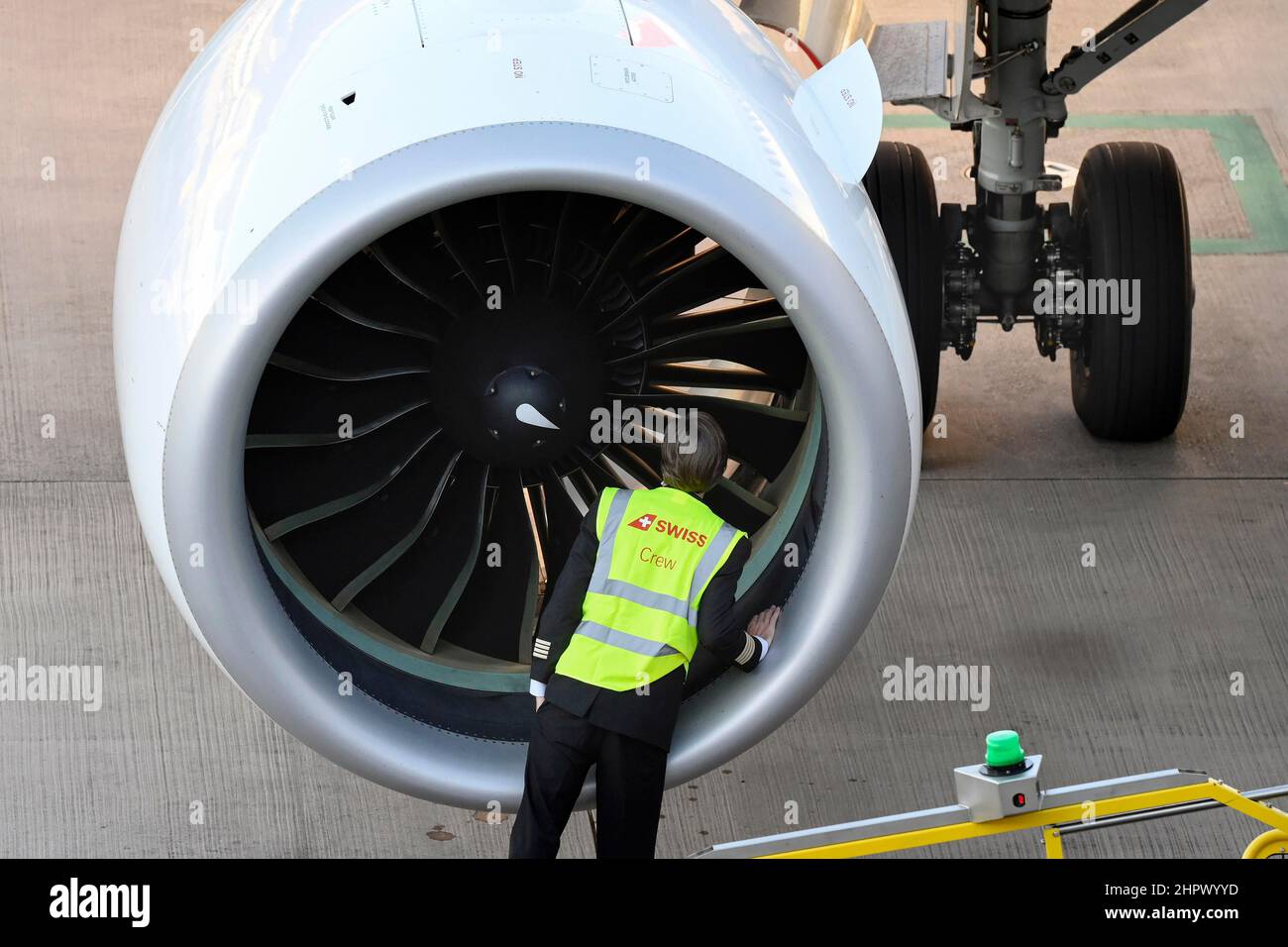 Pilot visibility hi-res stock photography and images - Alamy