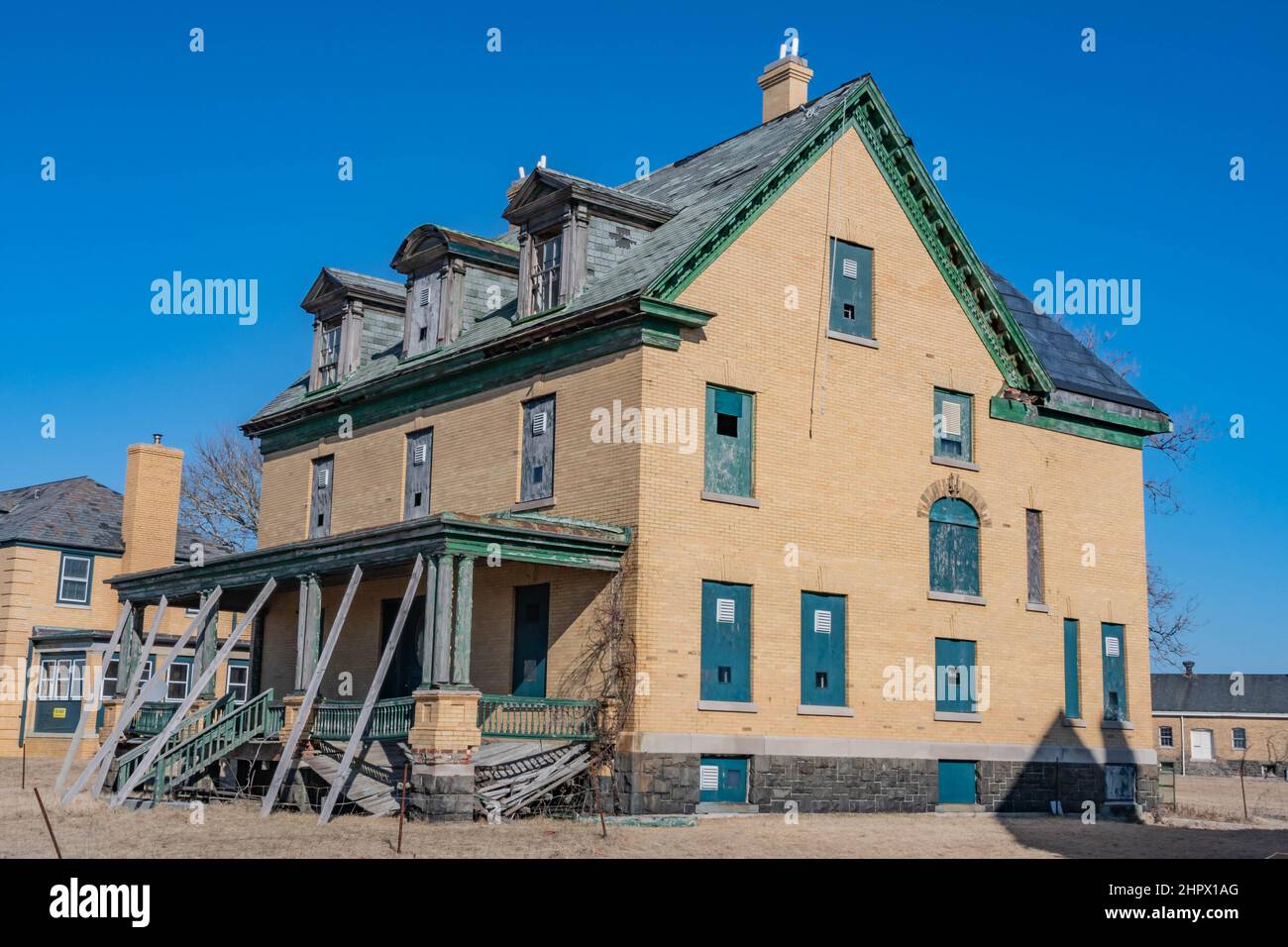 Officers Quarters in Disrepair, Fort Hancock, Sandy Hook, Gateway ...