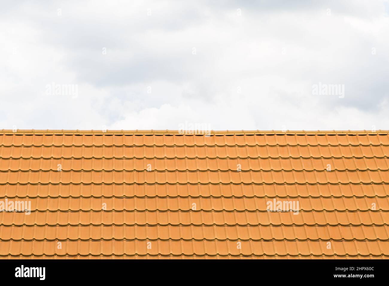 Tiles roof pattern architecture background Stock Photo - Alamy