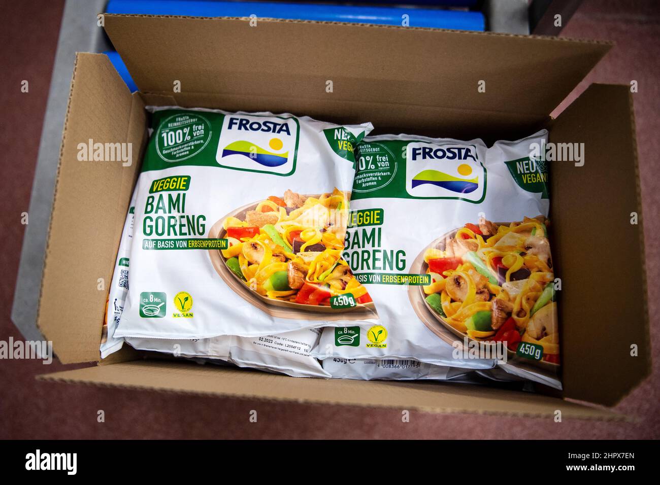 Bremerhaven, Germany. 23rd Feb, 2022. Frosta products are packed in the ...