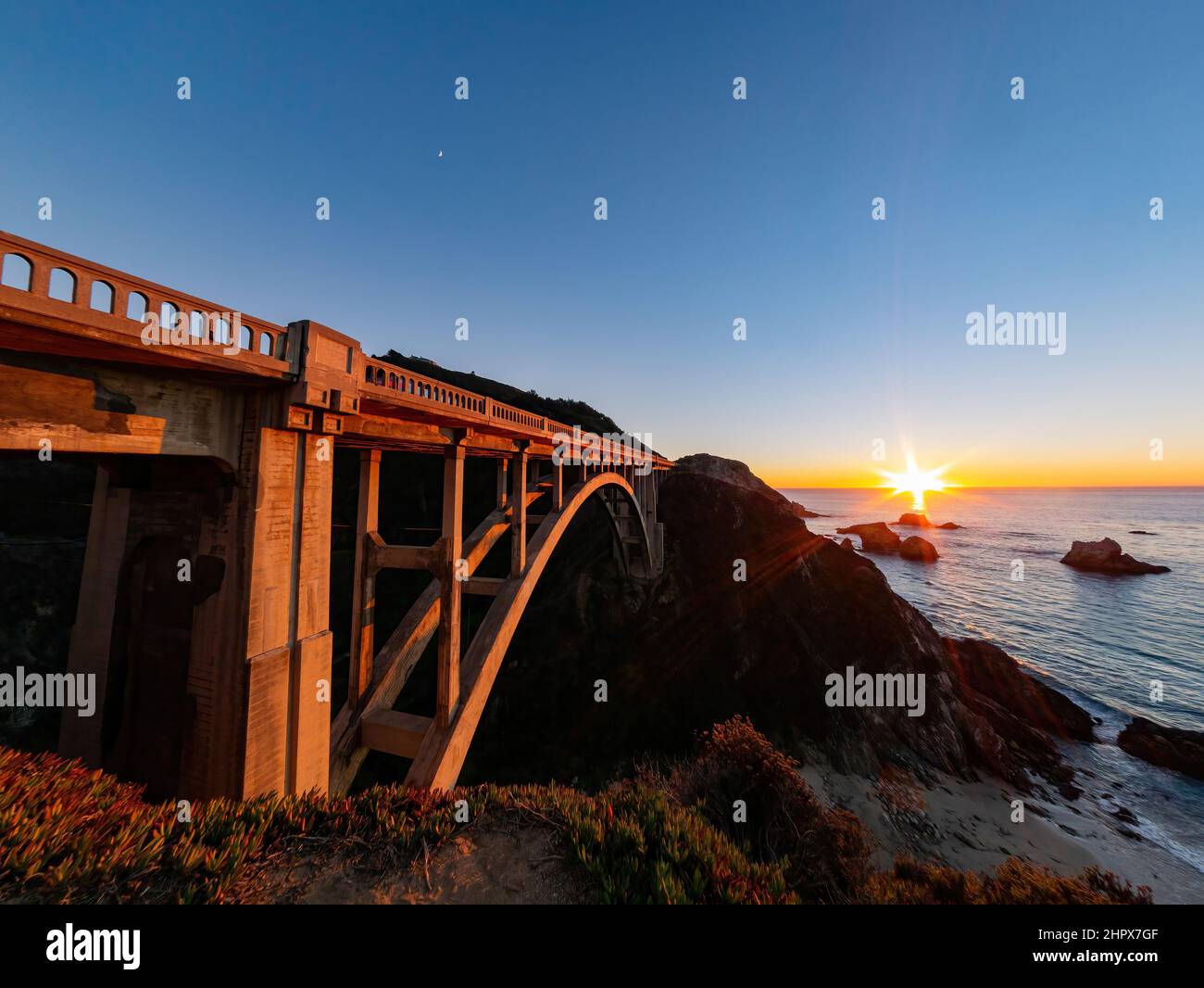 Sunset view of the Rocky Creek Bridge at Big sur, California Stock ...