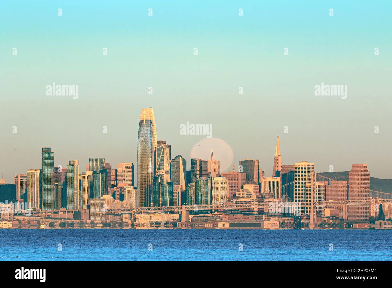 San francisco skyline full moon hi-res stock photography and images - Alamy