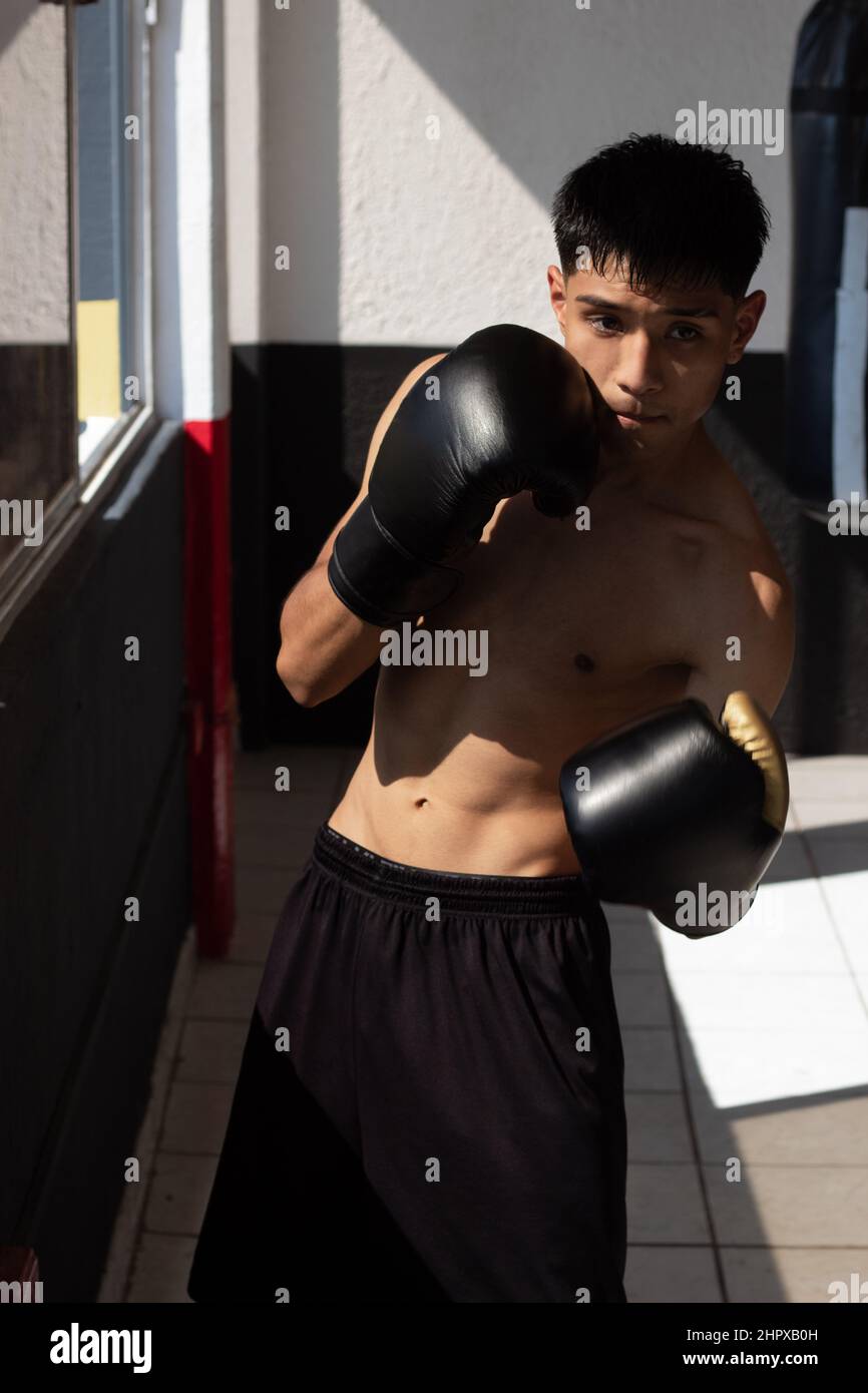 Mexican Lightweight High Resolution Stock Photography and Images - Alamy