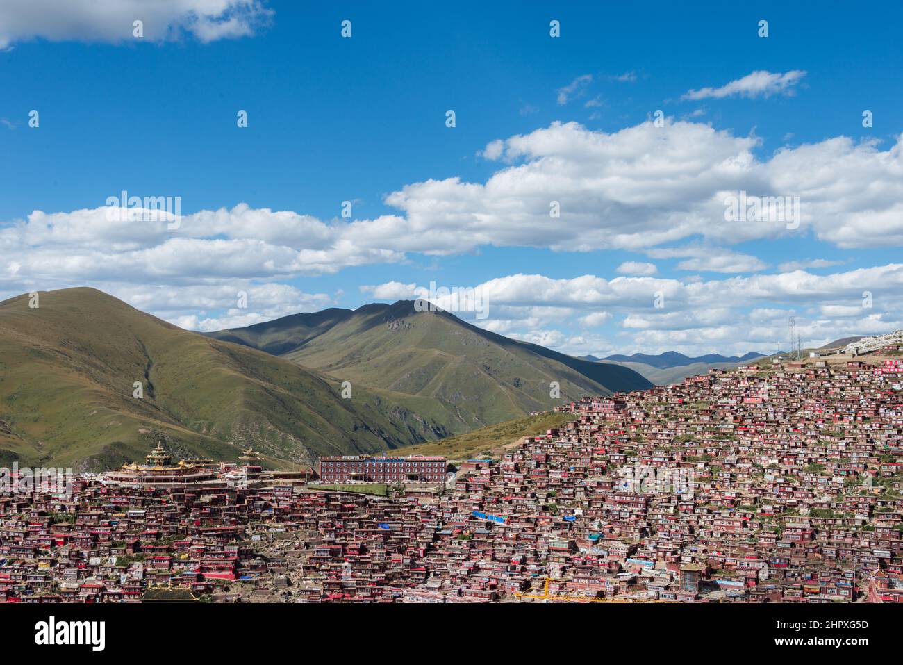 SICHUAN, CHINA - Larung Gar(Larung Five Sciences Buddhist Academy). a ...