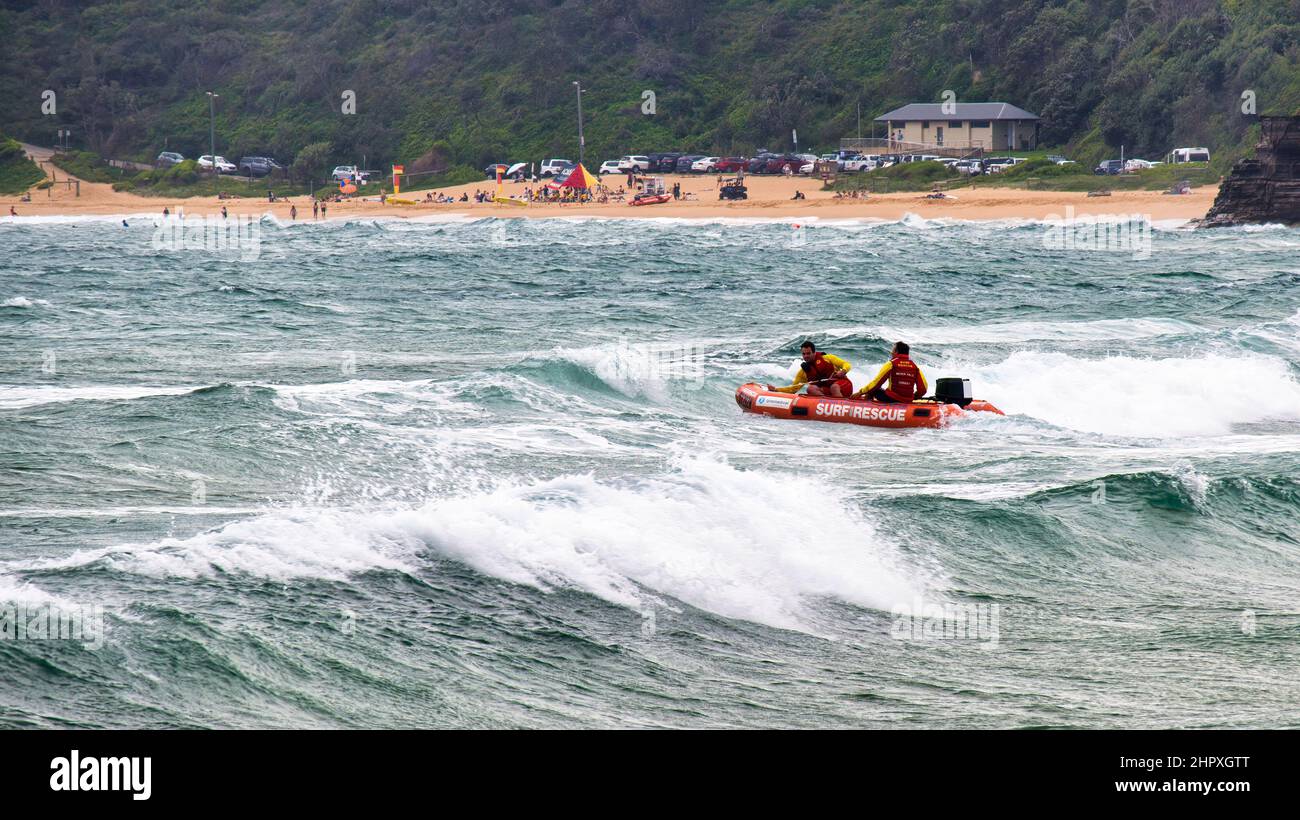 Sydney, New South Wales Australia - December 26 2021: Mona Vale Beach ...