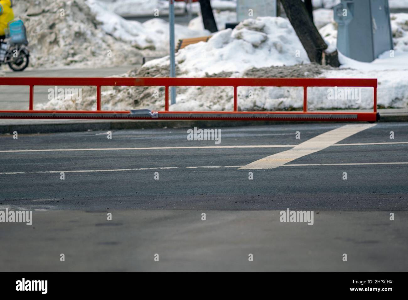 Driveway blocked hi-res stock photography and images - Alamy