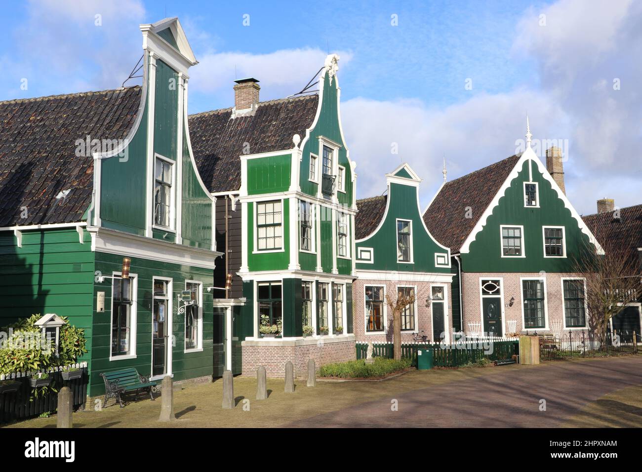 Traditional dutch houses on street in historic village Zaanse Schans ...