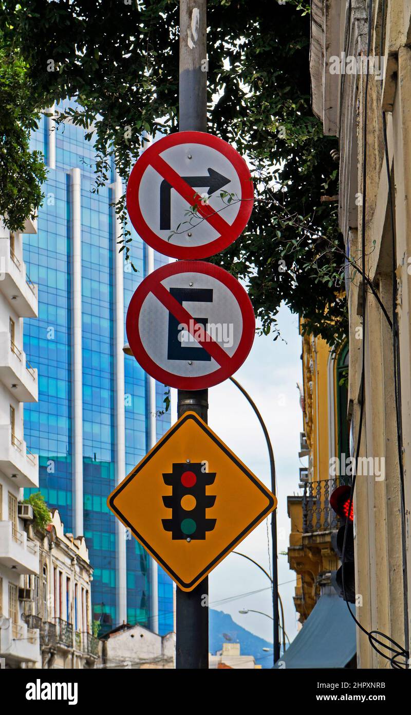 Directional traffic signs hi-res stock photography and images - Alamy