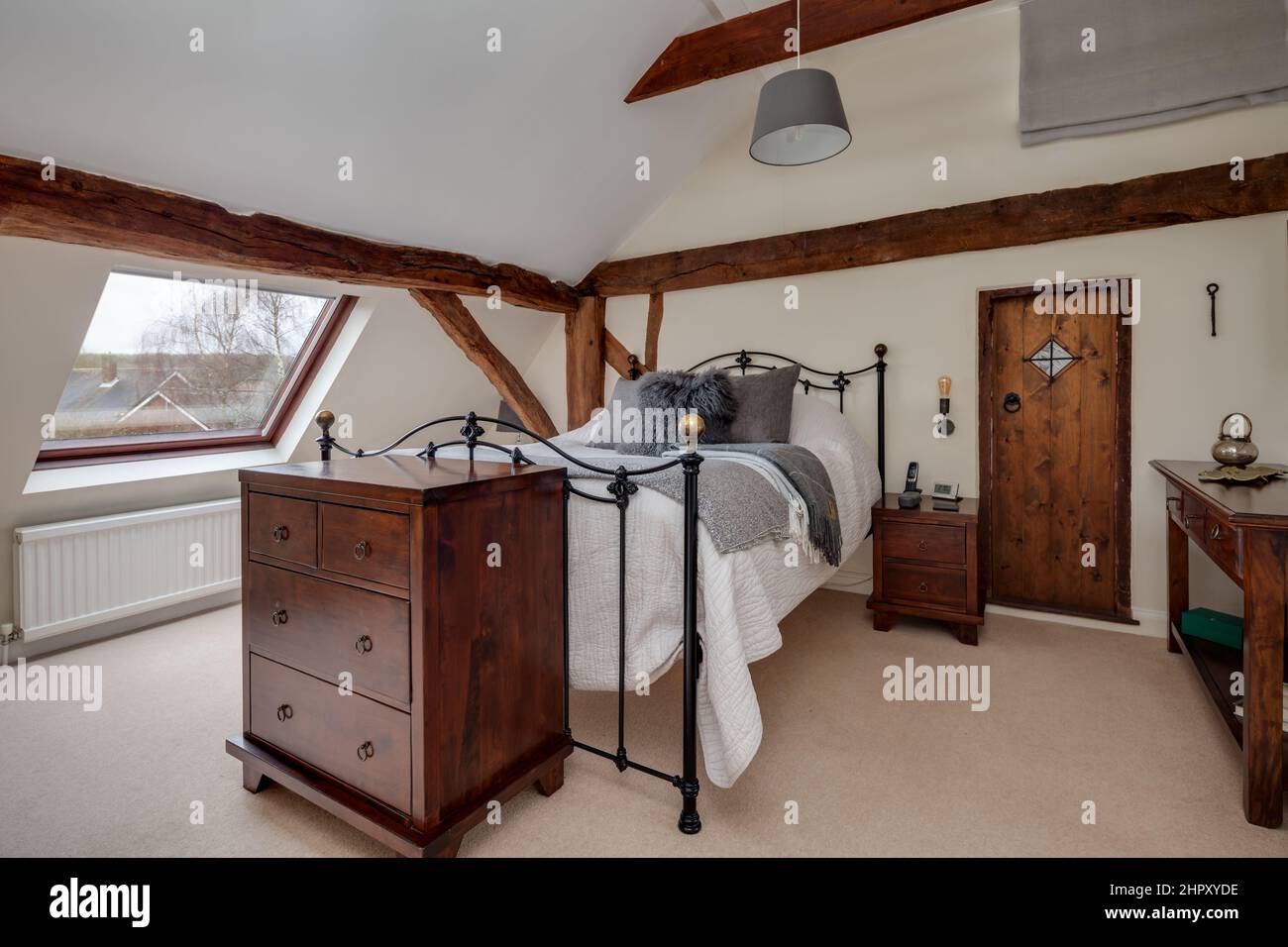 Vaulted ceiling in attic bedroom hi-res stock photography and images ...