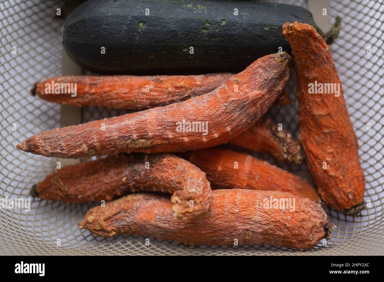 Rotten vegetables hi-res stock photography and images - Alamy