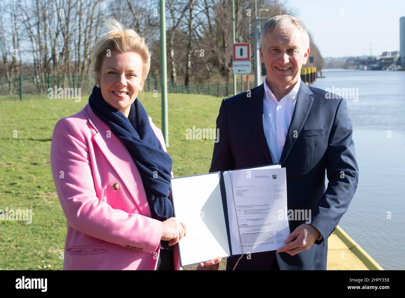 Rail head operations hi-res stock photography and images - Alamy