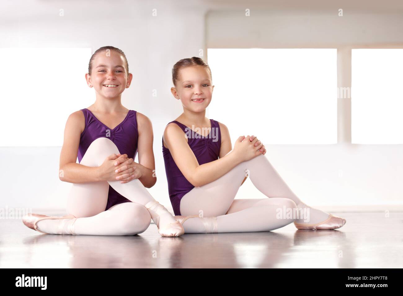 Child ballet pose hi-res stock photography and images - Alamy